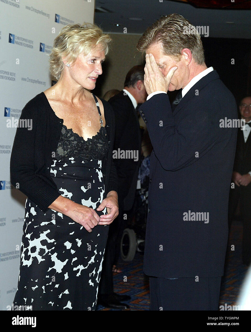 Glenn Close poses for pictures with William H. Macy at the Christopher ...