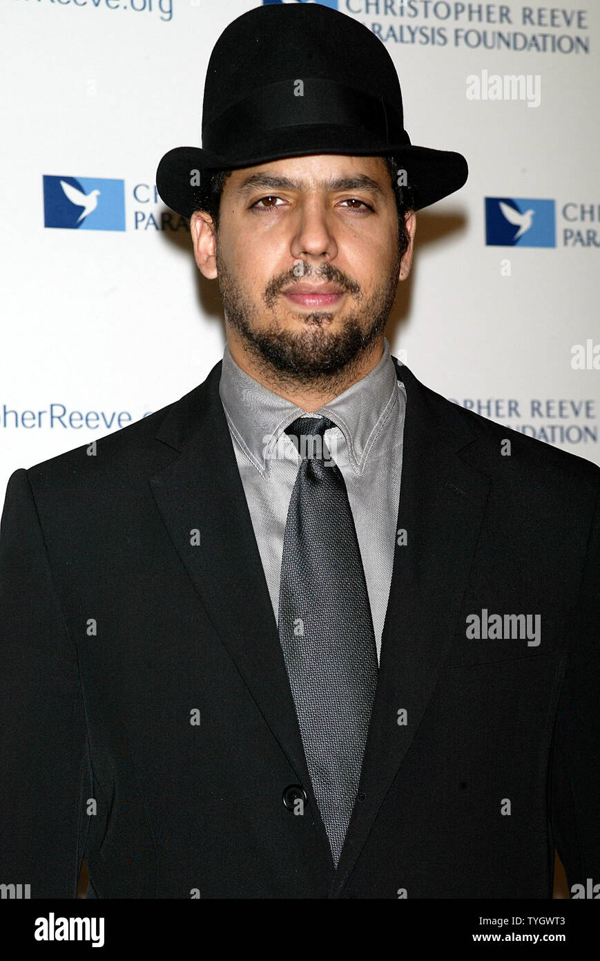 David Blaine poses for pictures at the Christopher Reeve Paralysis ...