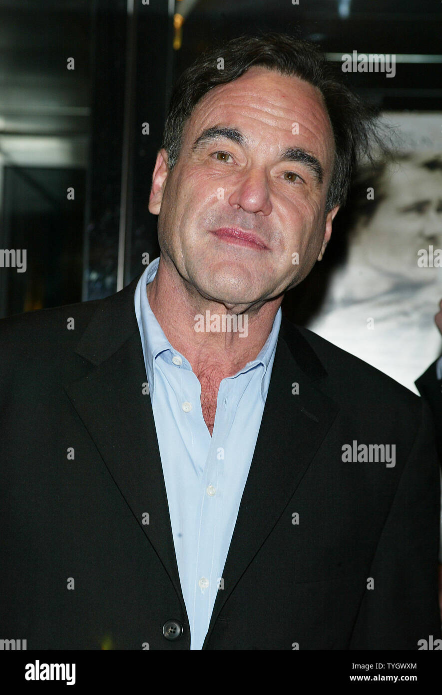Oliver Stone arrives for the November 22, 2004 New York Screening of ...