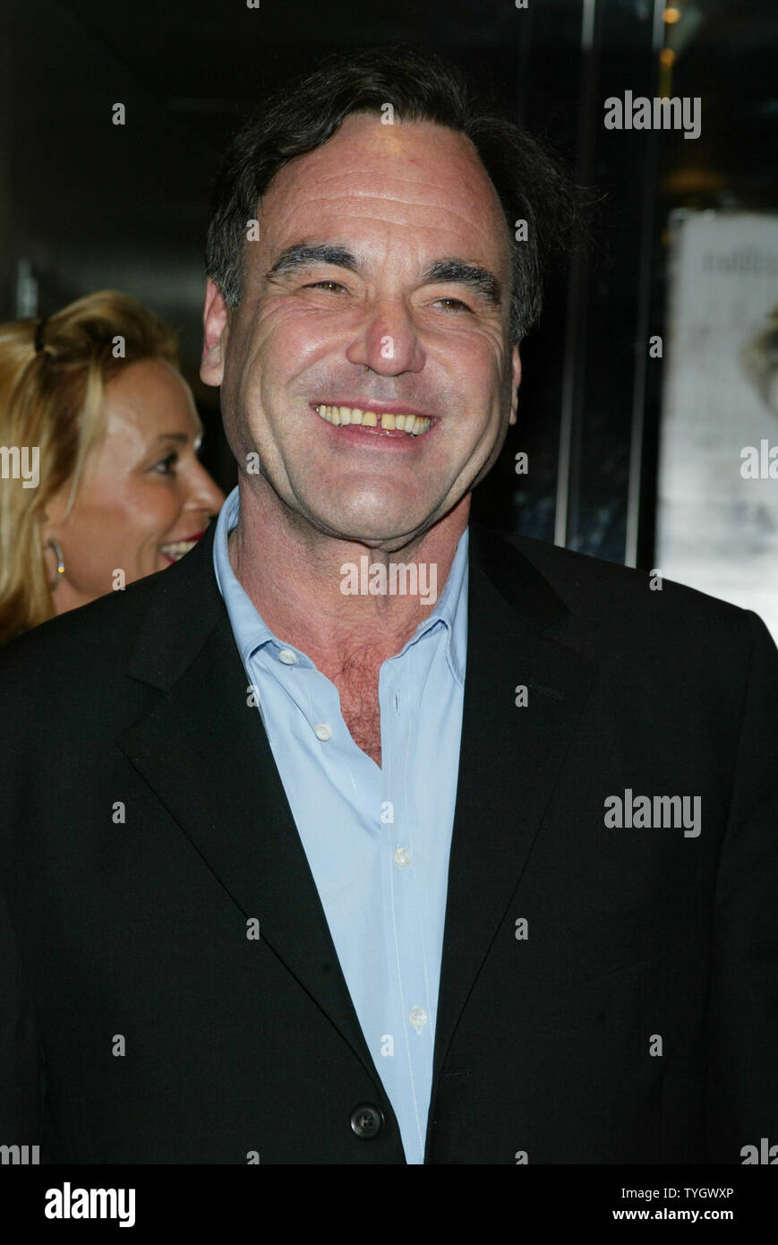 Oliver Stone arrives for the November 22, 2004 New York Screening of ...
