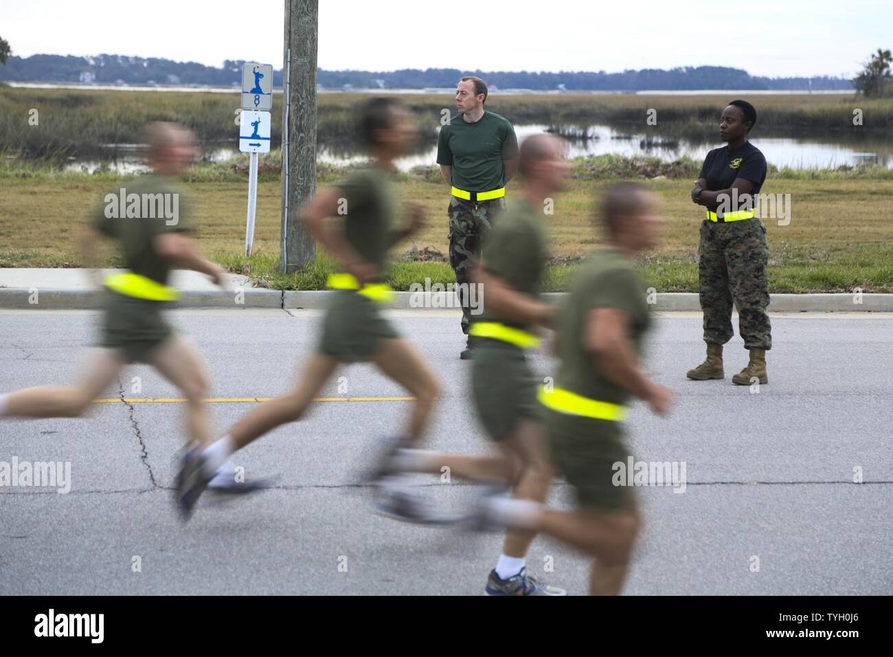 Irish Defence Forces Sgt. Philip Cole observes U.S. Marine Corps ...