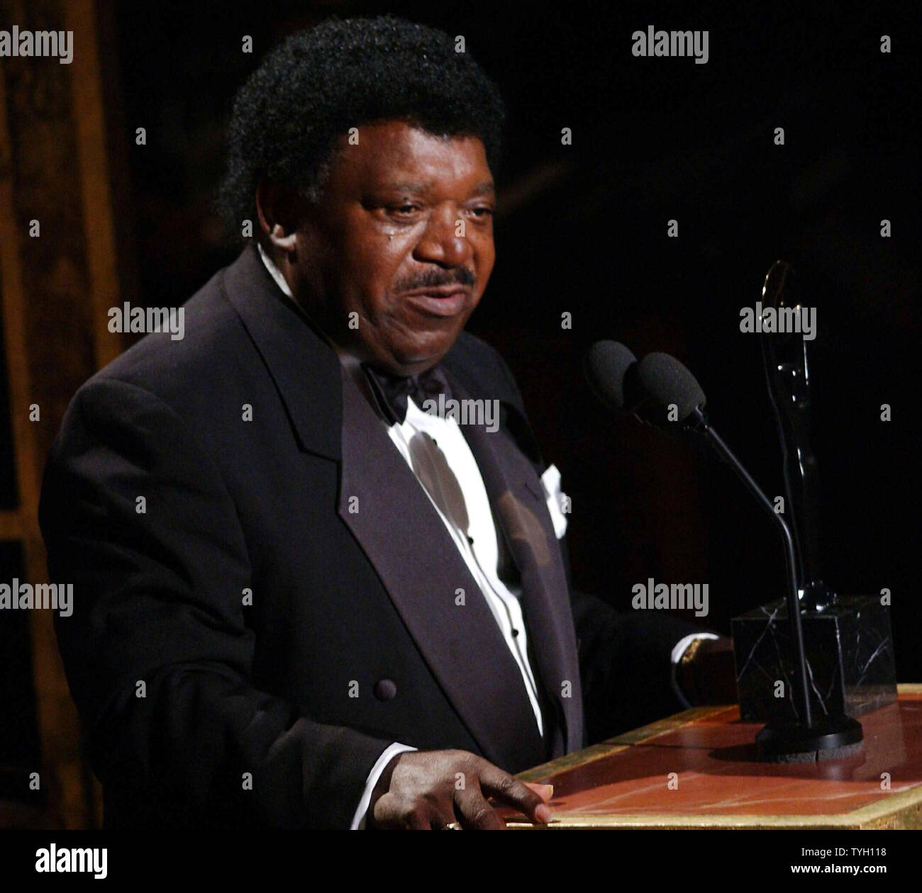Percy Sledge speaks after being inducted into the Rock and Roll Hall of ...