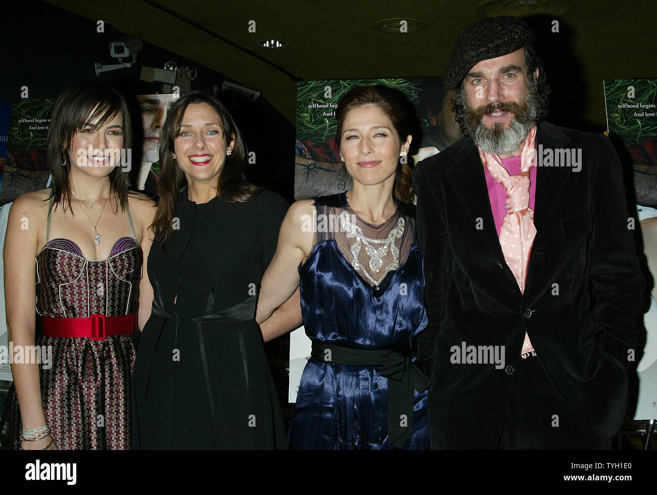 Left to right daniel day lewis hi-res stock photography and images - Alamy