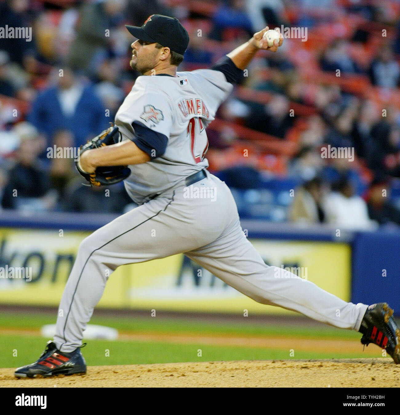 Roger Clemens Pitching For Astros