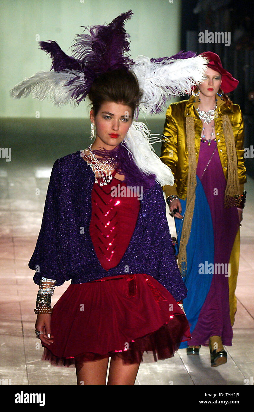 150 models take part in presenting the 2005 fall collection of ...
