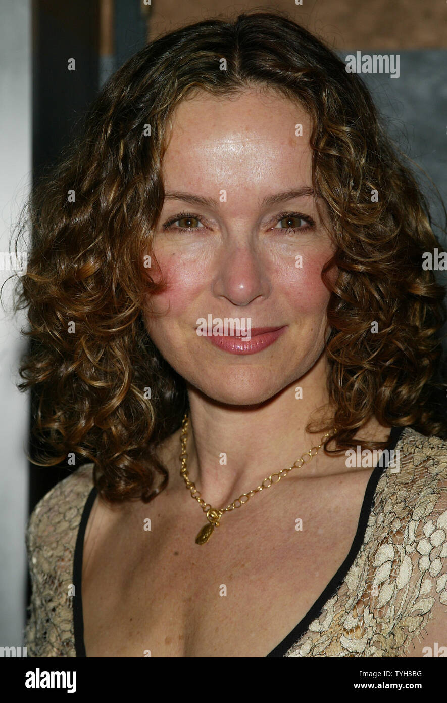 Jennifer Grey arrives for the Atlantic Theater Company's 20th ...
