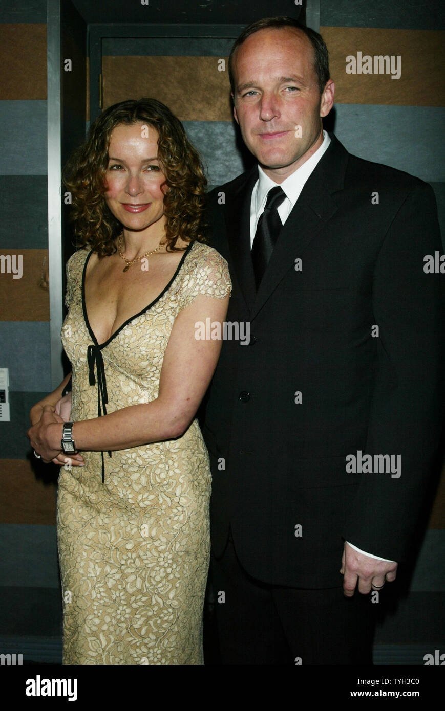 Jennifer Grey and husband arrive for the Atlantic Theater Company's ...