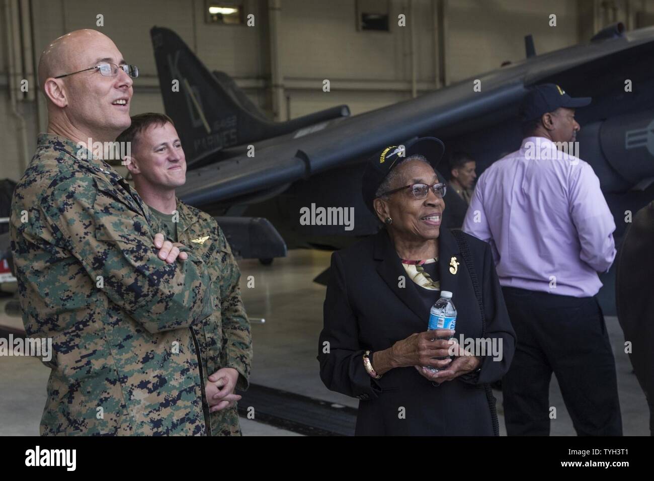 U.S. Marines and family of the late Lt. Gen. Frank E. Petersen Jr ...