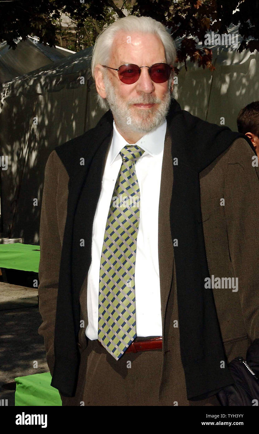 Commander in chief tv commander hi-res stock photography and images - Alamy