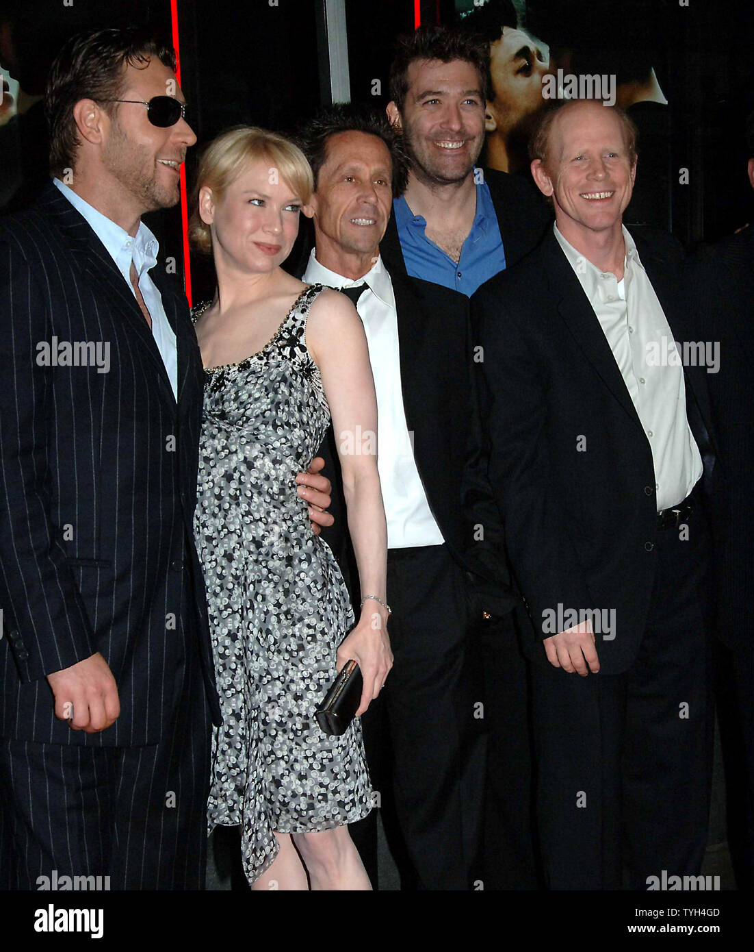 Craig bierko russell crowe cinderella hi-res stock photography and ...