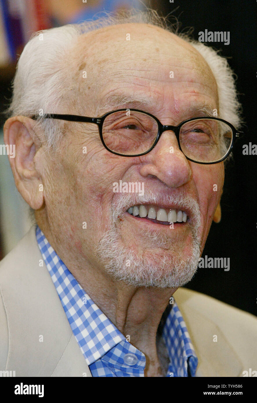 Actor Eli Wallach is on hand to autograph his new book "The Good, the ...