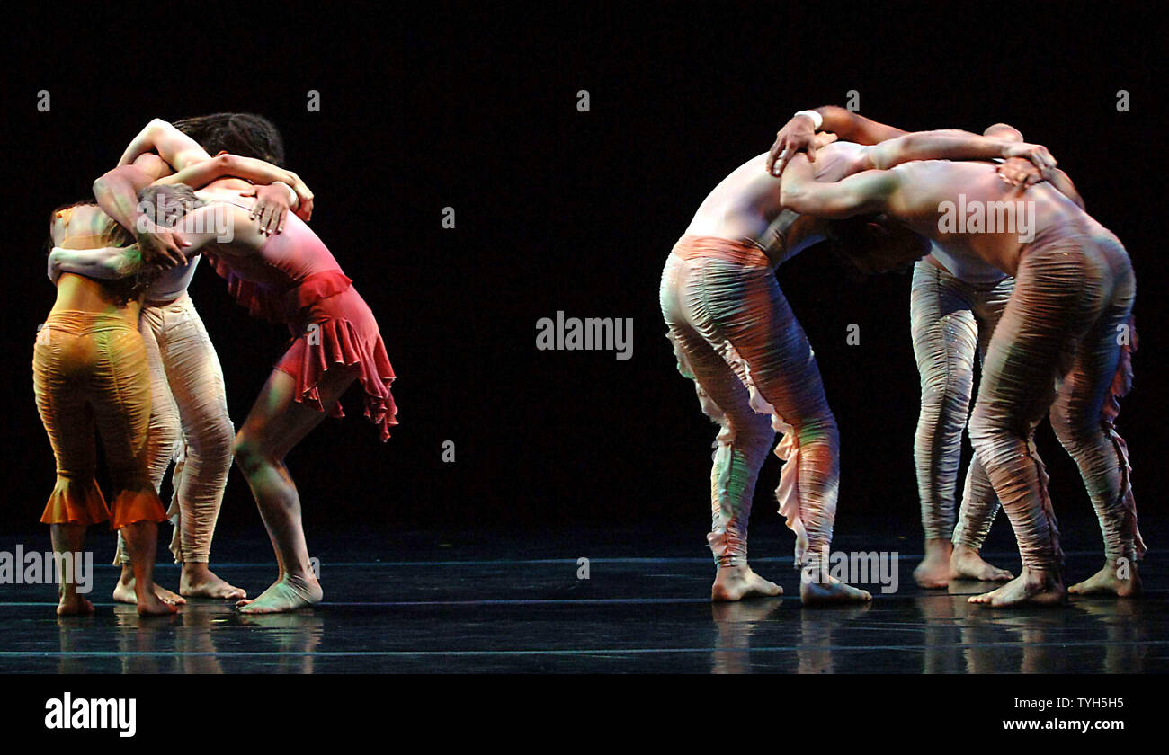 Members of the Pilobolus dance company rehearse their new ballet ...