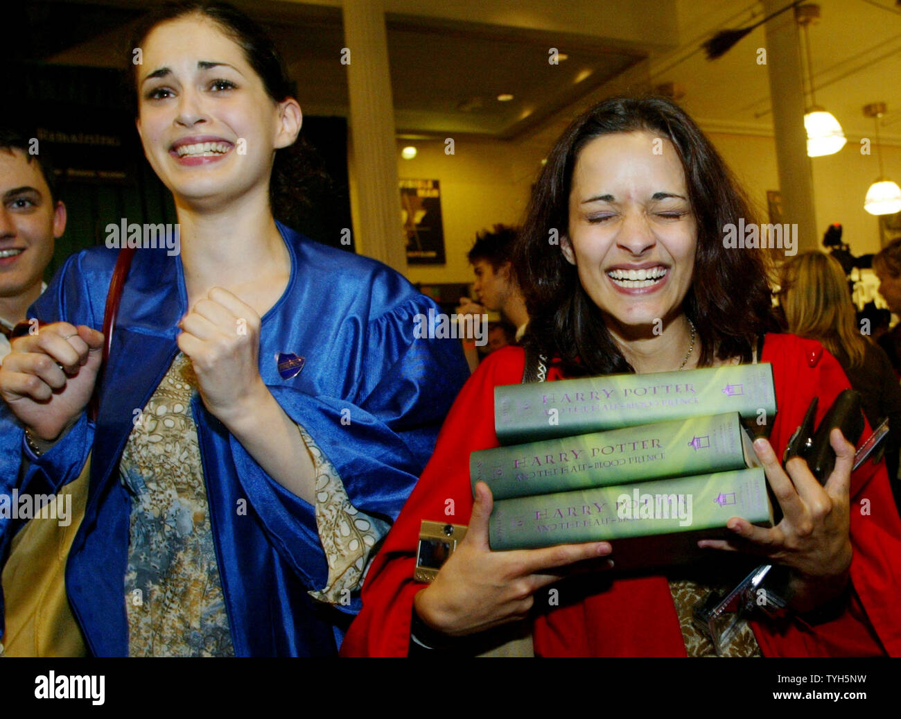 Bookstores in new york city hi-res stock photography and images - Alamy