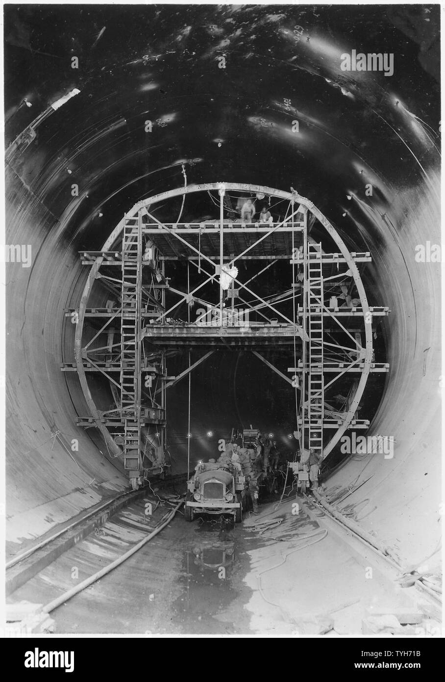 Grout boulder hi-res stock photography and images - Alamy