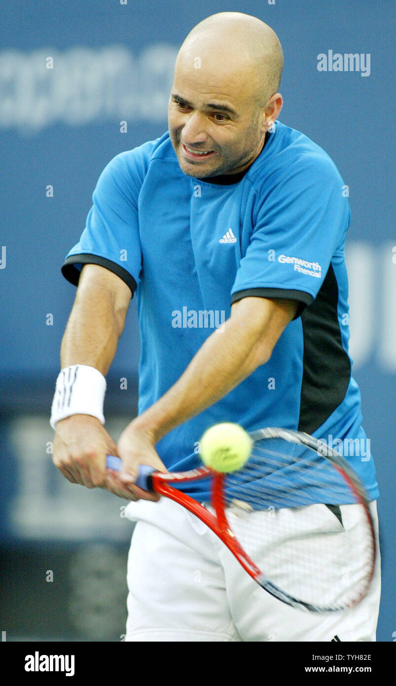 Andre Agassi ( USA), who holds five Grand Slam titles, takes on Roger ...
