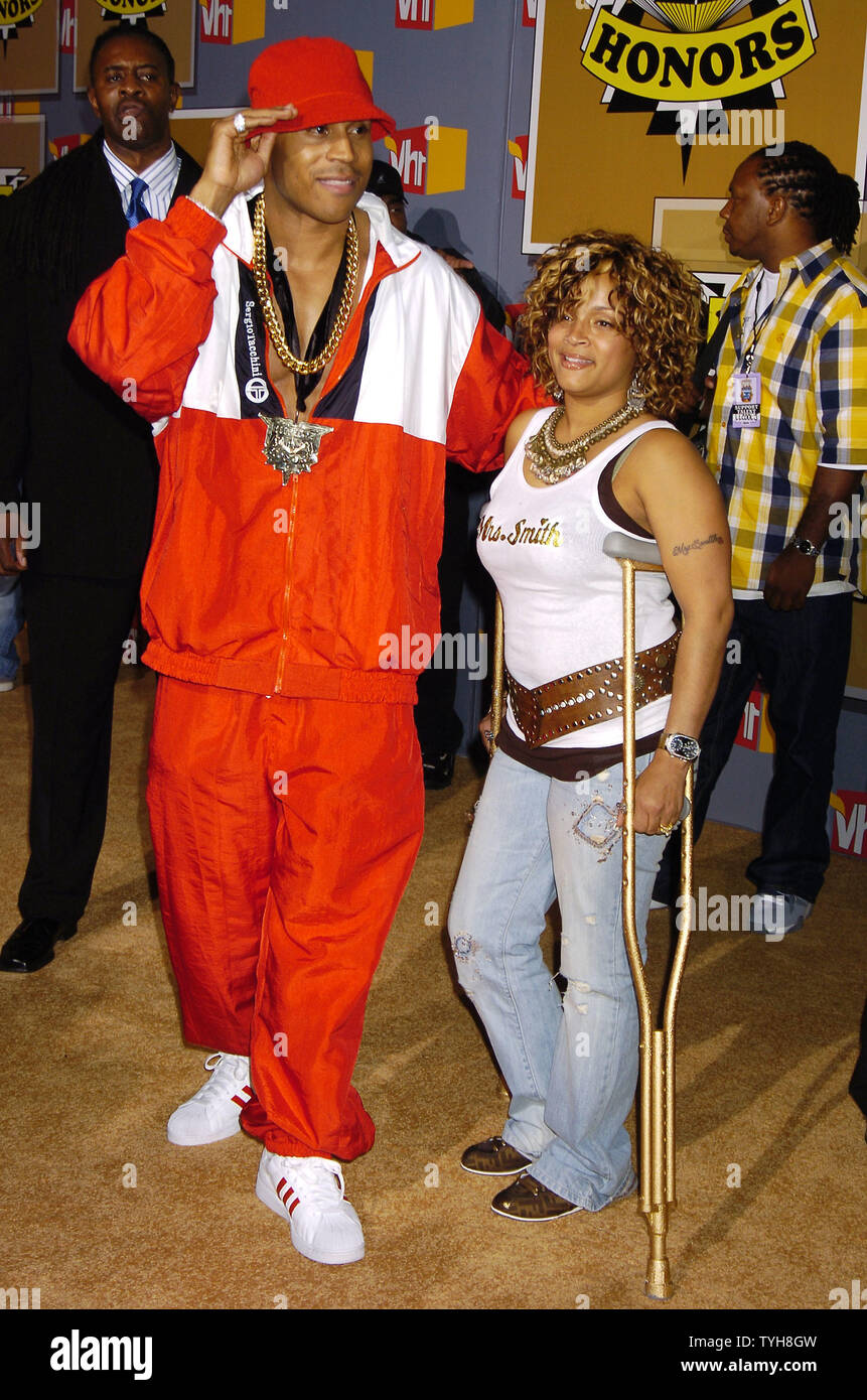 LL Cool J and wife Simone arrive at the second annual VH1 Hip Hop ...
