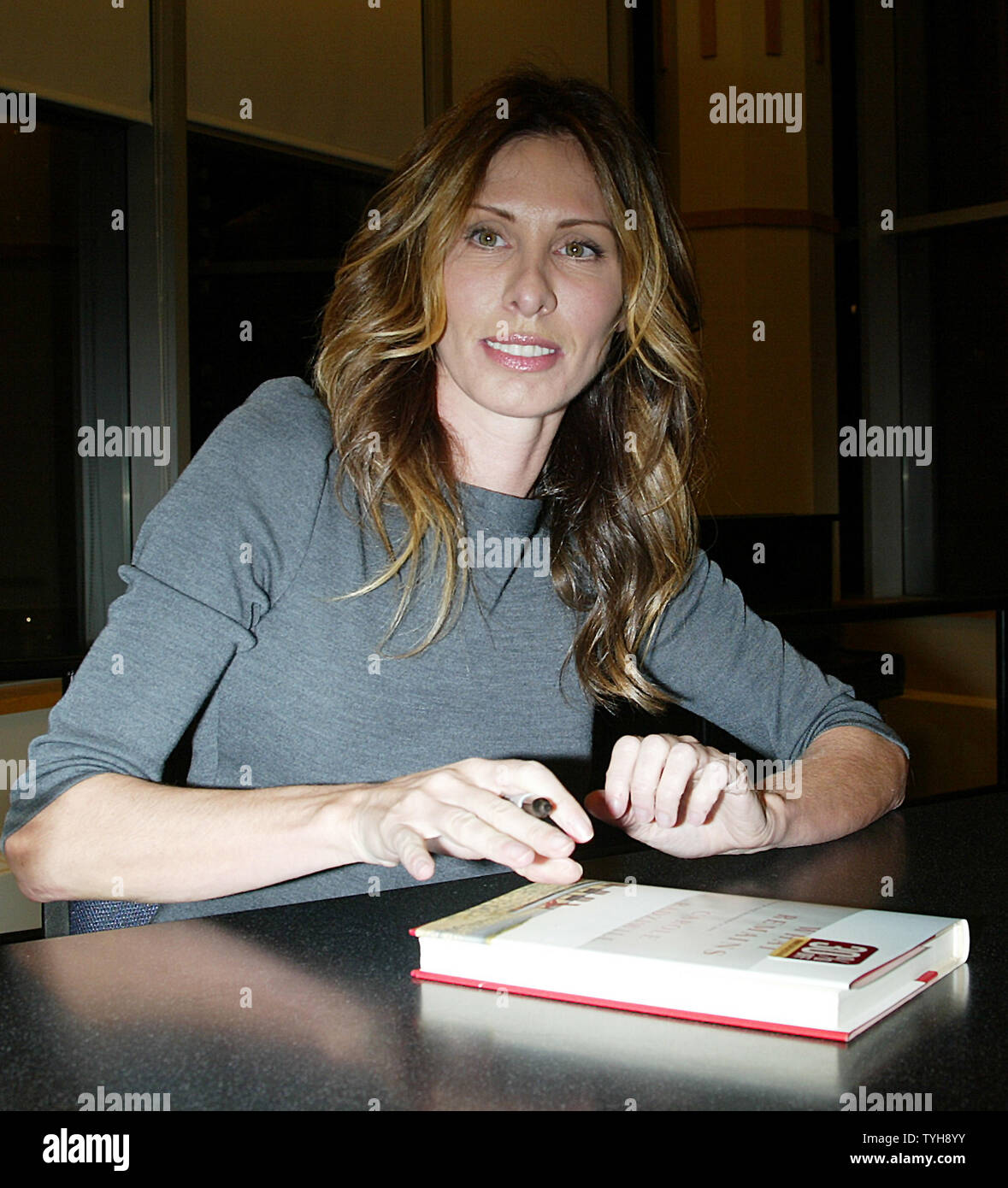 Carole Radziwill signs copies of her memoir "What Remains" at Barnes ...