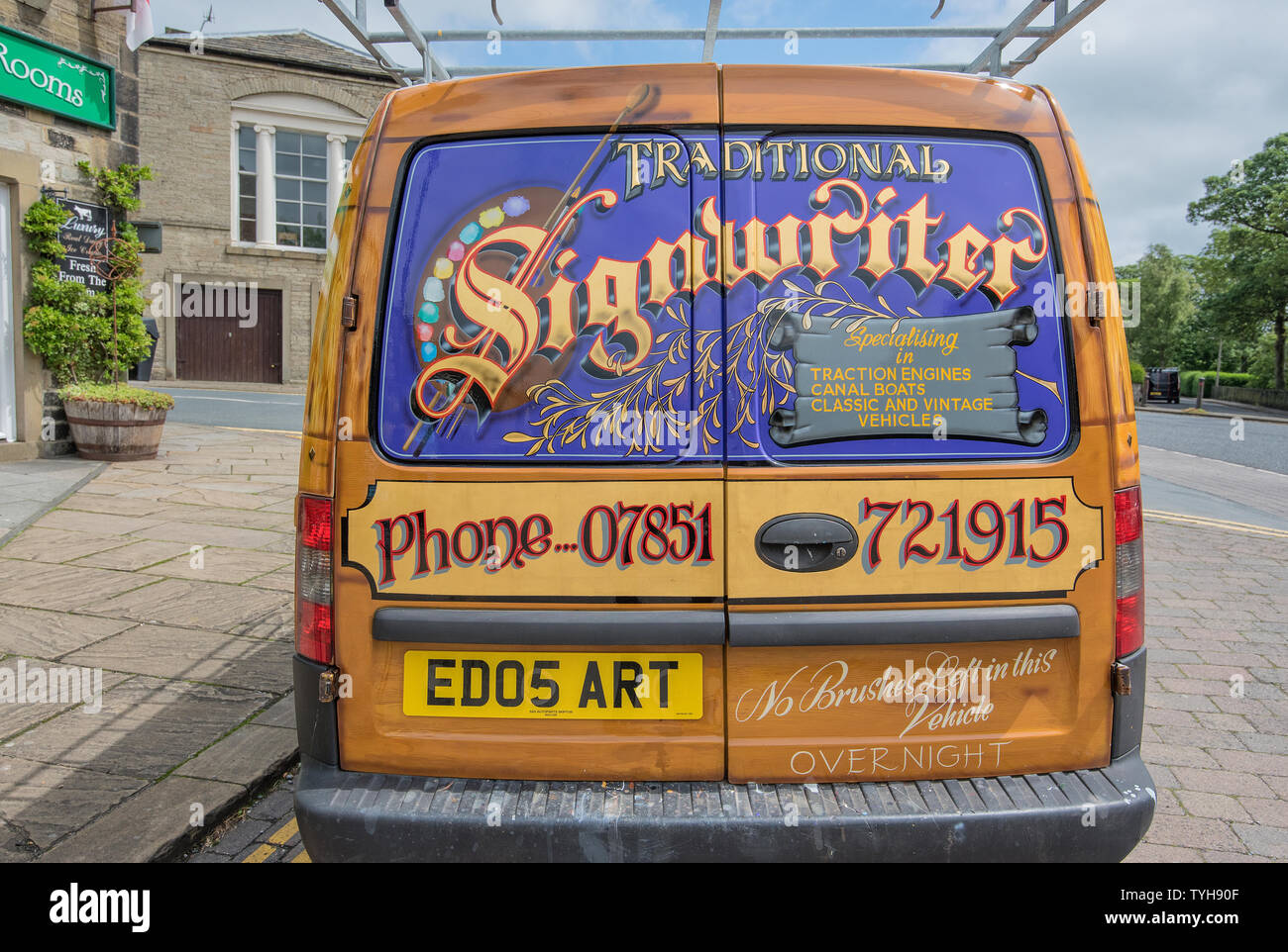 Custom van signwriting hi-res stock photography and images - Alamy