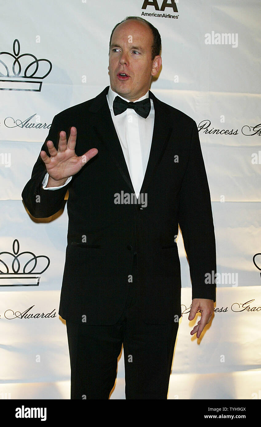 HSH Prince Albert II arrives for the 2005 Princess Grace Awards ...