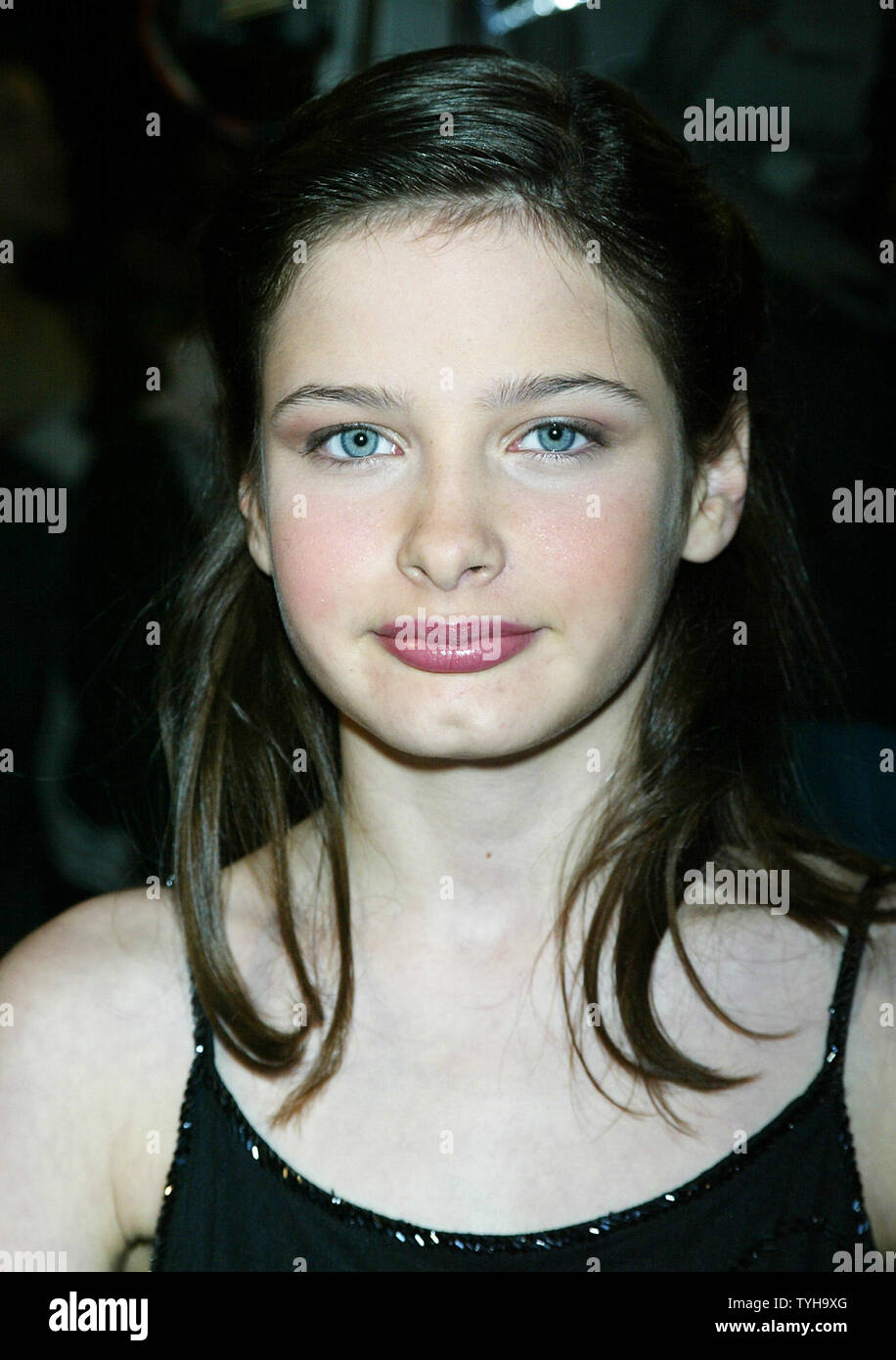 Flora Cross arrives for the premiere of her new movie "Bee Season" at ...