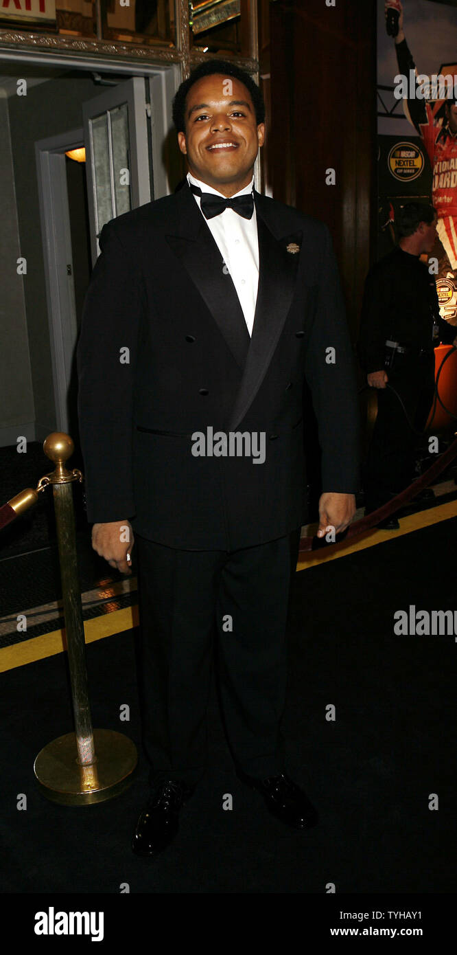 Eric Lewis arrives for the Nascar Nextel Cup Series Awards Ceremony at ...