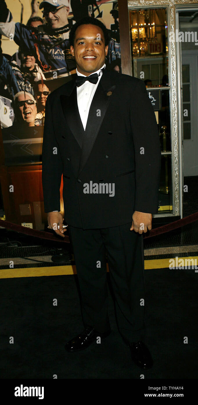 Eric Lewis arrives for the Nascar Nextel Cup Series Awards Ceremony at ...