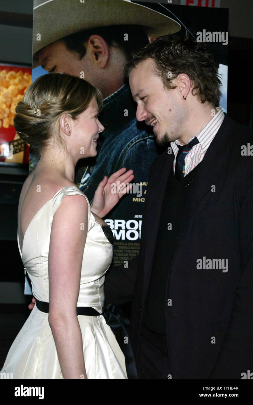 Heath Ledger and wife Michelle Williams arrive for the premiere of ...