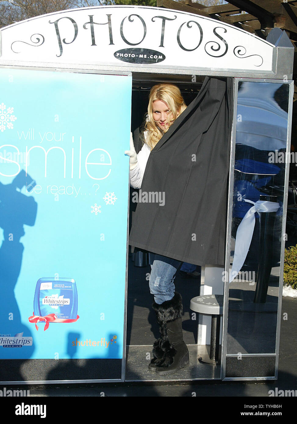 Nicollette Sheridan officially opens the Crest Whitestrips Premium's ...