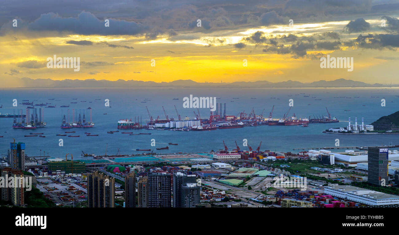 Shenzhen port scenery Stock Photo - Alamy