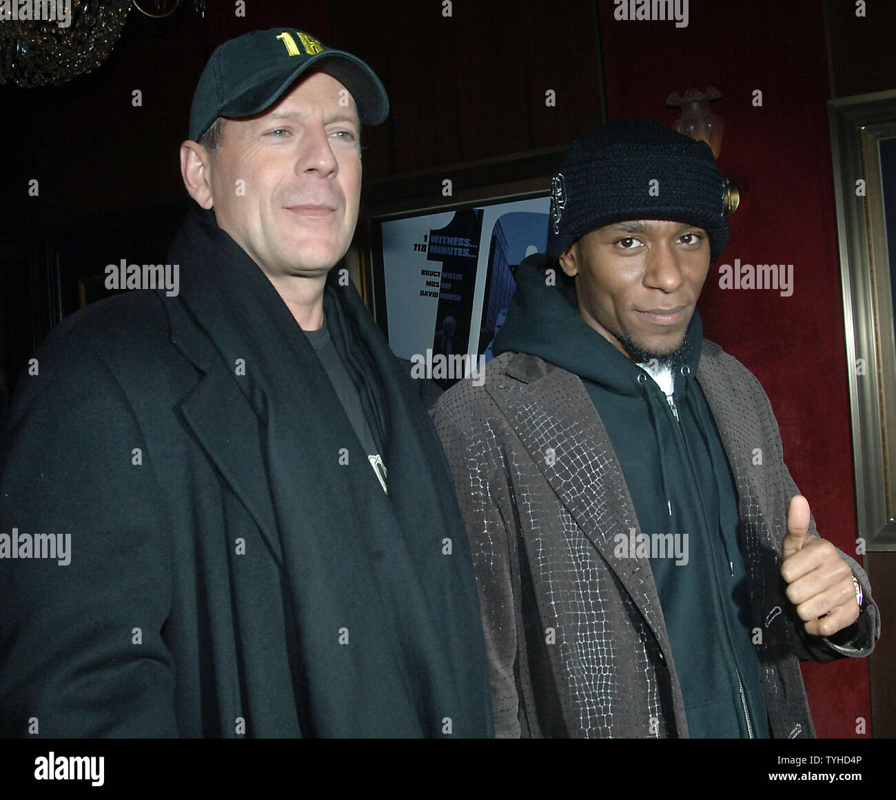 Bruce willis 16 blocks 2006 hi-res stock photography and images - Alamy