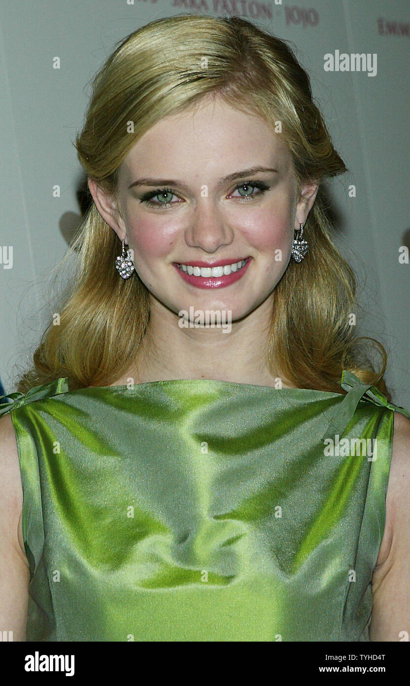 Sara Paxton arrives for the premiere of her new movie "Aquamarine" at ...