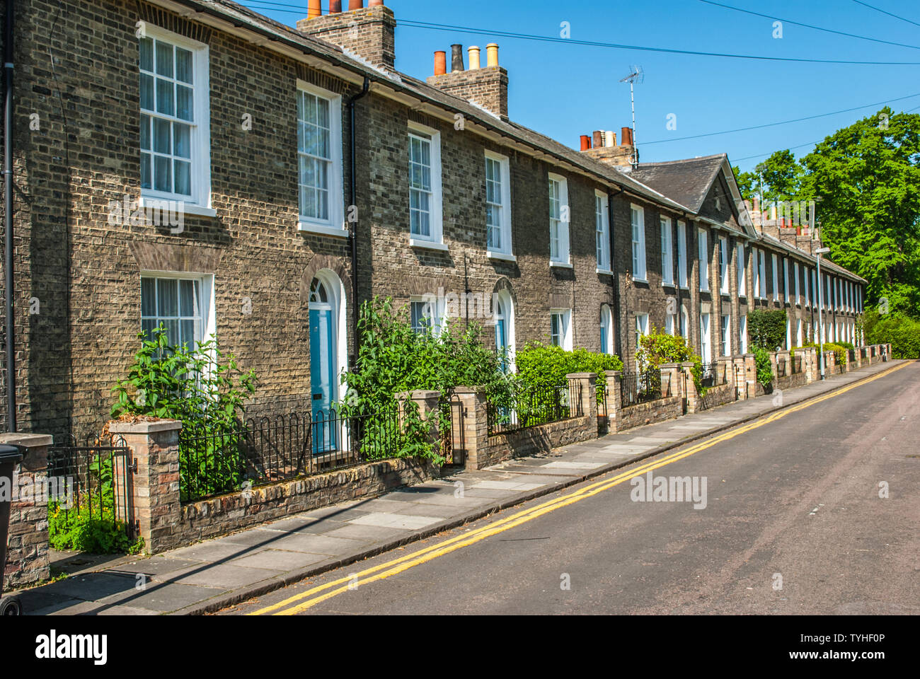 Victorian terrace house uk door hi-res stock photography and images - Alamy