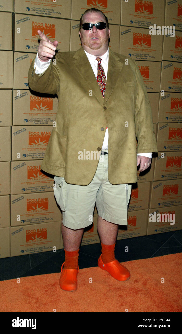 Mario Batali arrives for the Food Bank For New York City's "Can-Do ...