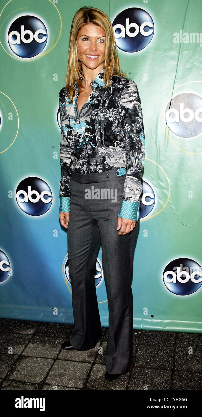 Lori Loughlin arrives for the ABC Up-Front Presentation for her show ...