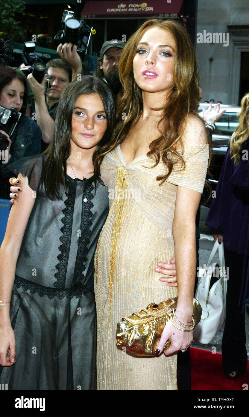 Lindsay Lohan (left) and sister Ali arrive for the premiere of "A Prairie Home Companion" at the ...