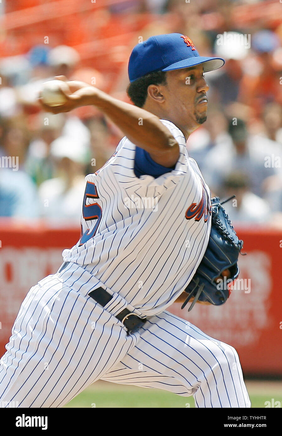 New York Mets Pedro Martinez throws a pitch in the first inning at Shea ...
