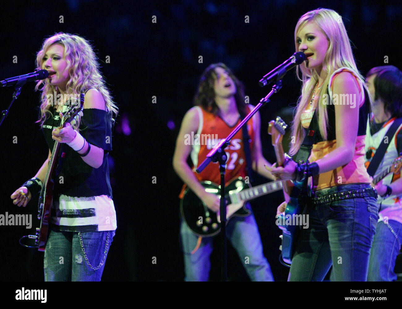 Aly aj perform hi-res stock photography and images - Alamy