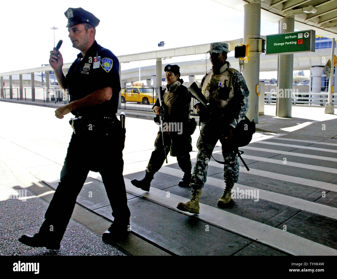 Airport security guard jfk hi-res stock photography and images - Alamy