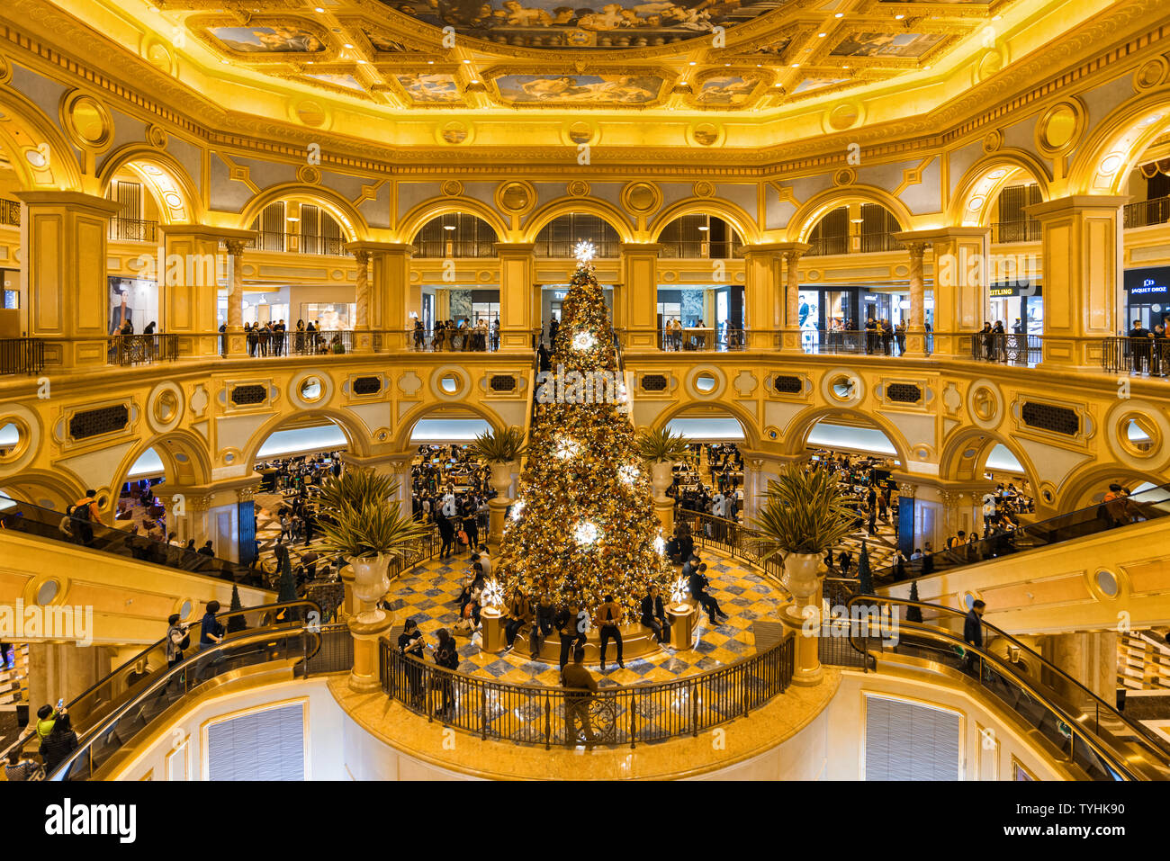 Gorgeous Macau Venetian tourist resort hotel magnificent hall Stock ...