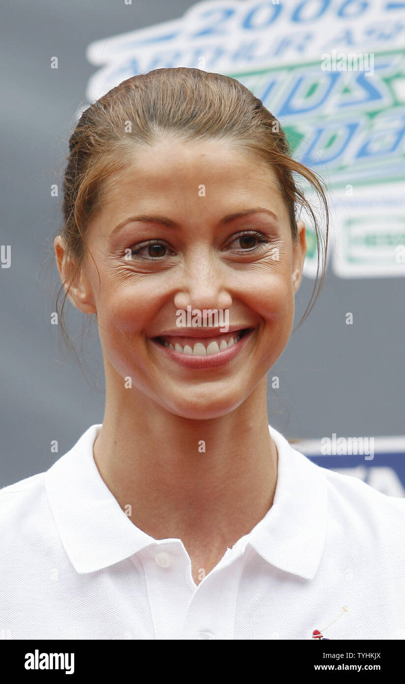 Shannon elizabeth during hi-res stock photography and images - Alamy