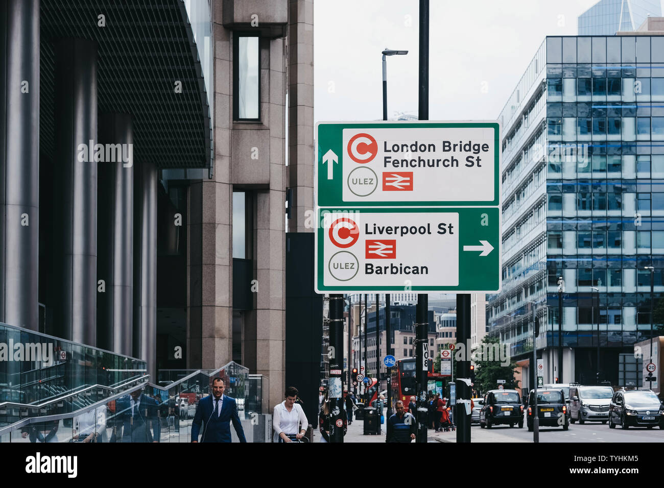 Ulez signage hi-res stock photography and images - Alamy