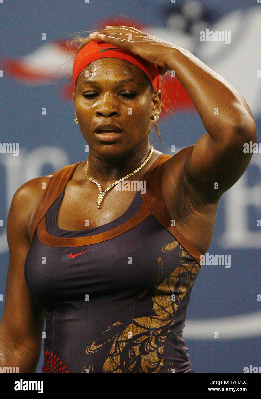 Serena williams hand on head hi-res stock photography and images - Alamy