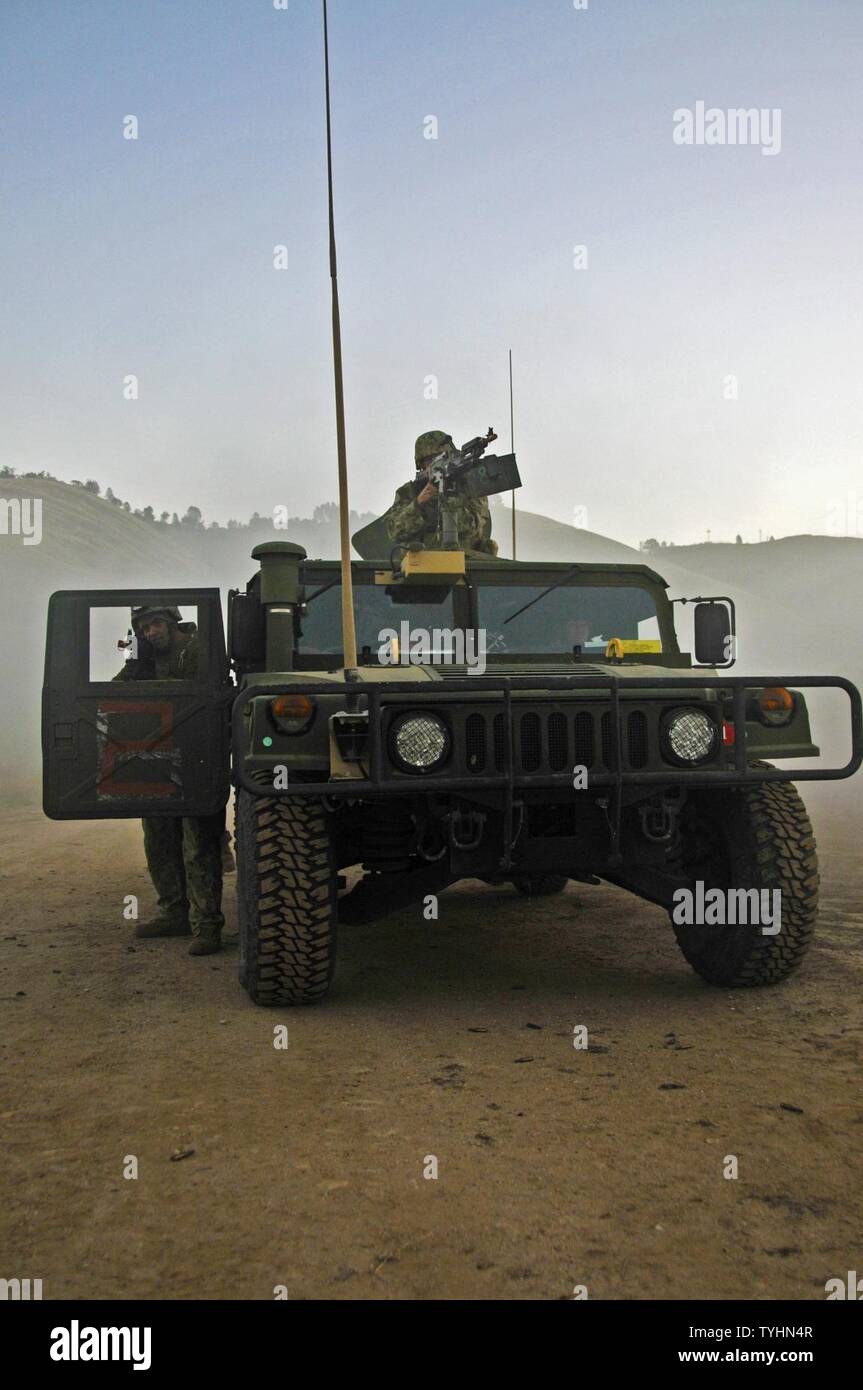 Hunter Liggett, Ca. (Nov. 10, 2016) - Sailors assigned to Naval Mobile ...