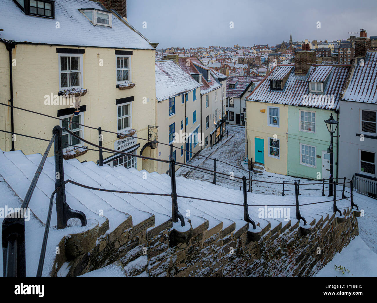 Whitby winter snow church hi-res stock photography and images - Alamy