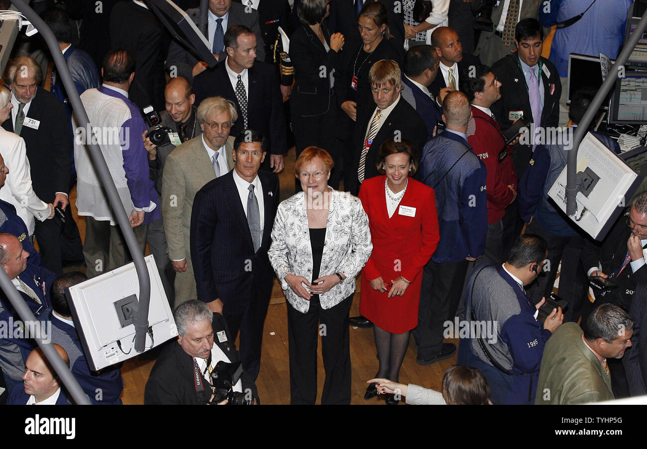 President of Finland H.E. Tarja Kaarina Halonen and NYSE CEO John Thain ...