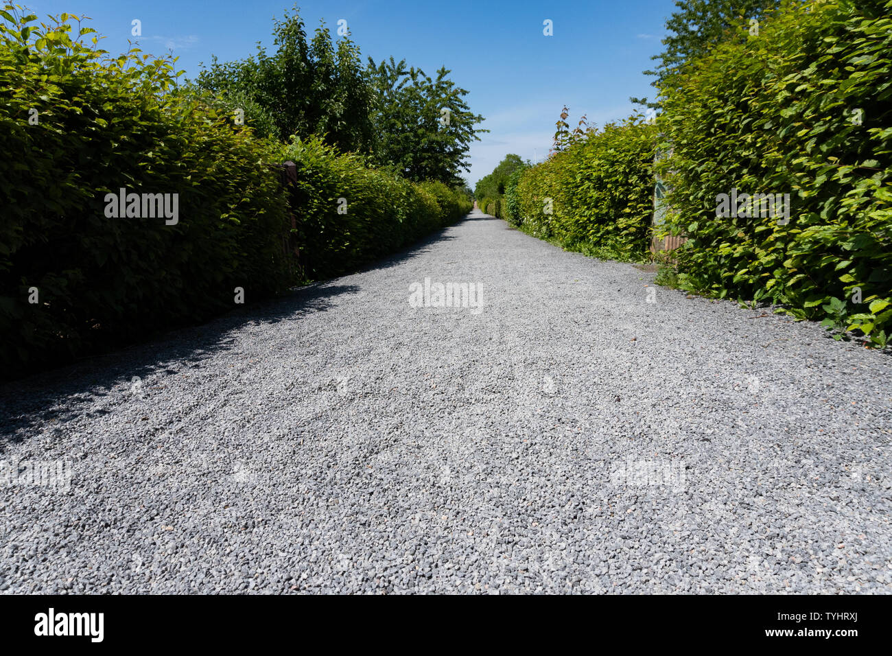 Old gravel lane hi-res stock photography and images - Alamy
