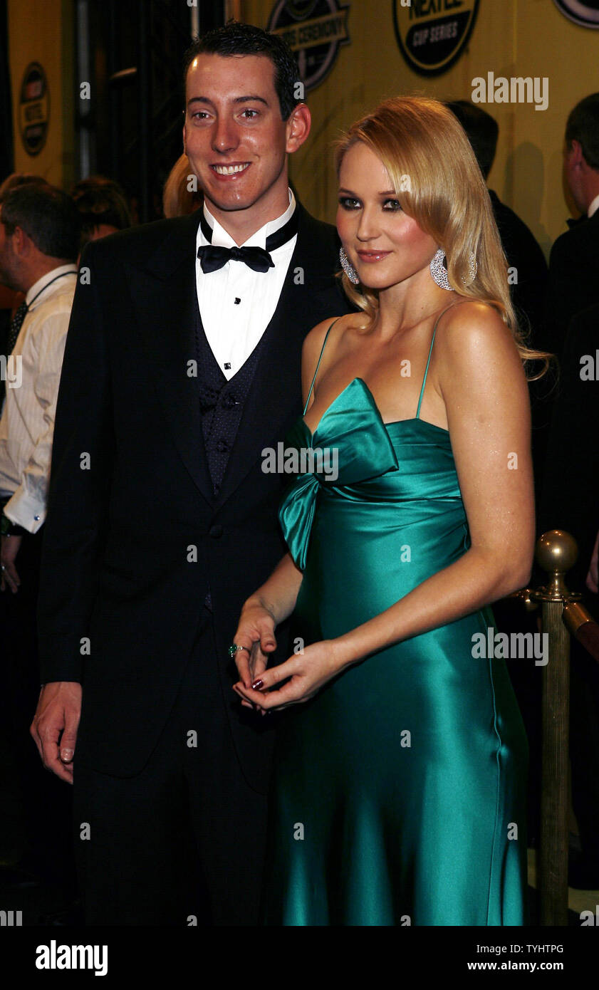 Kyle Bush and Jewel arrive on the red carpet during the Nascar Nextel ...
