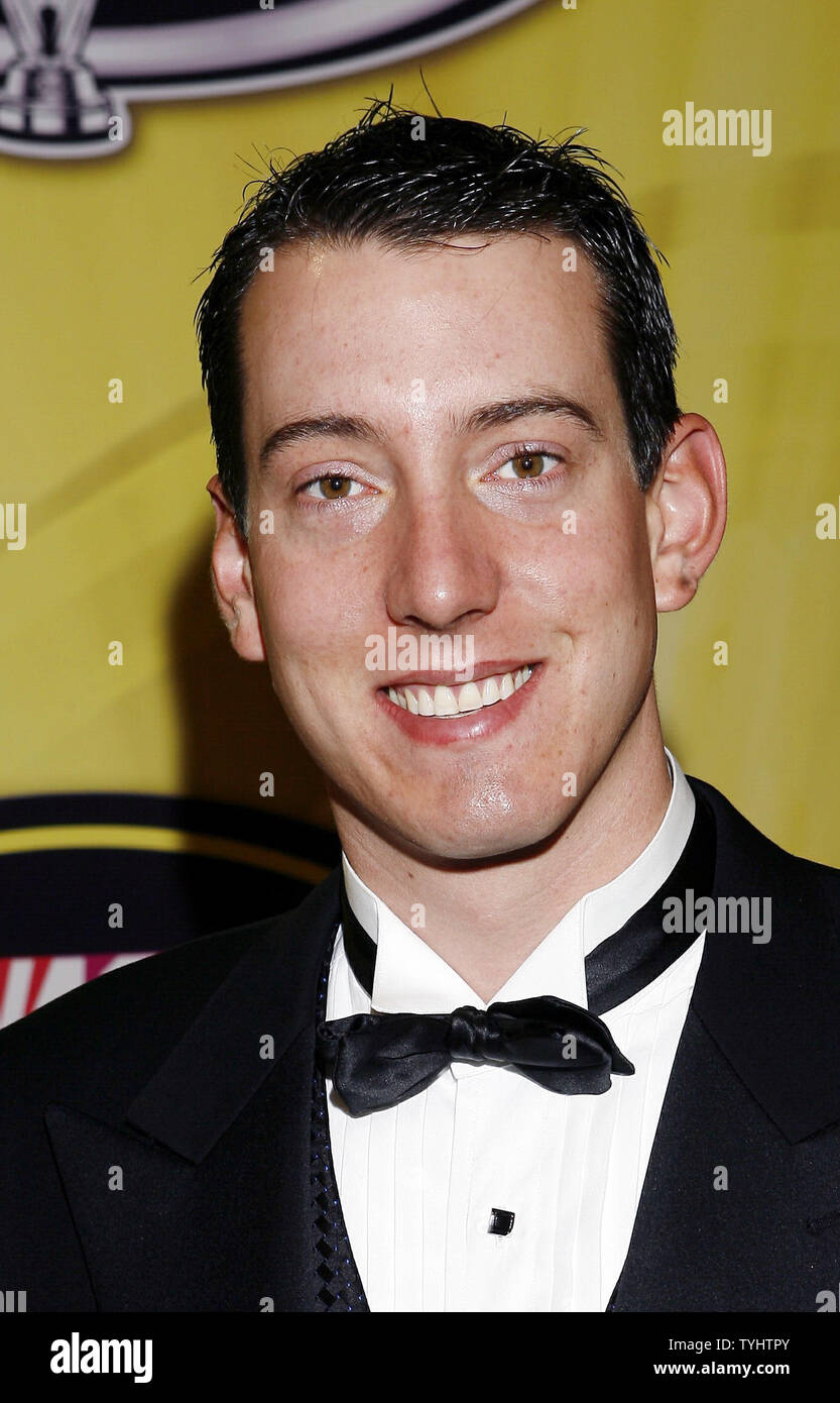 Kyle Bush arrives on the red carpet during the Nascar Nextel Cup ...