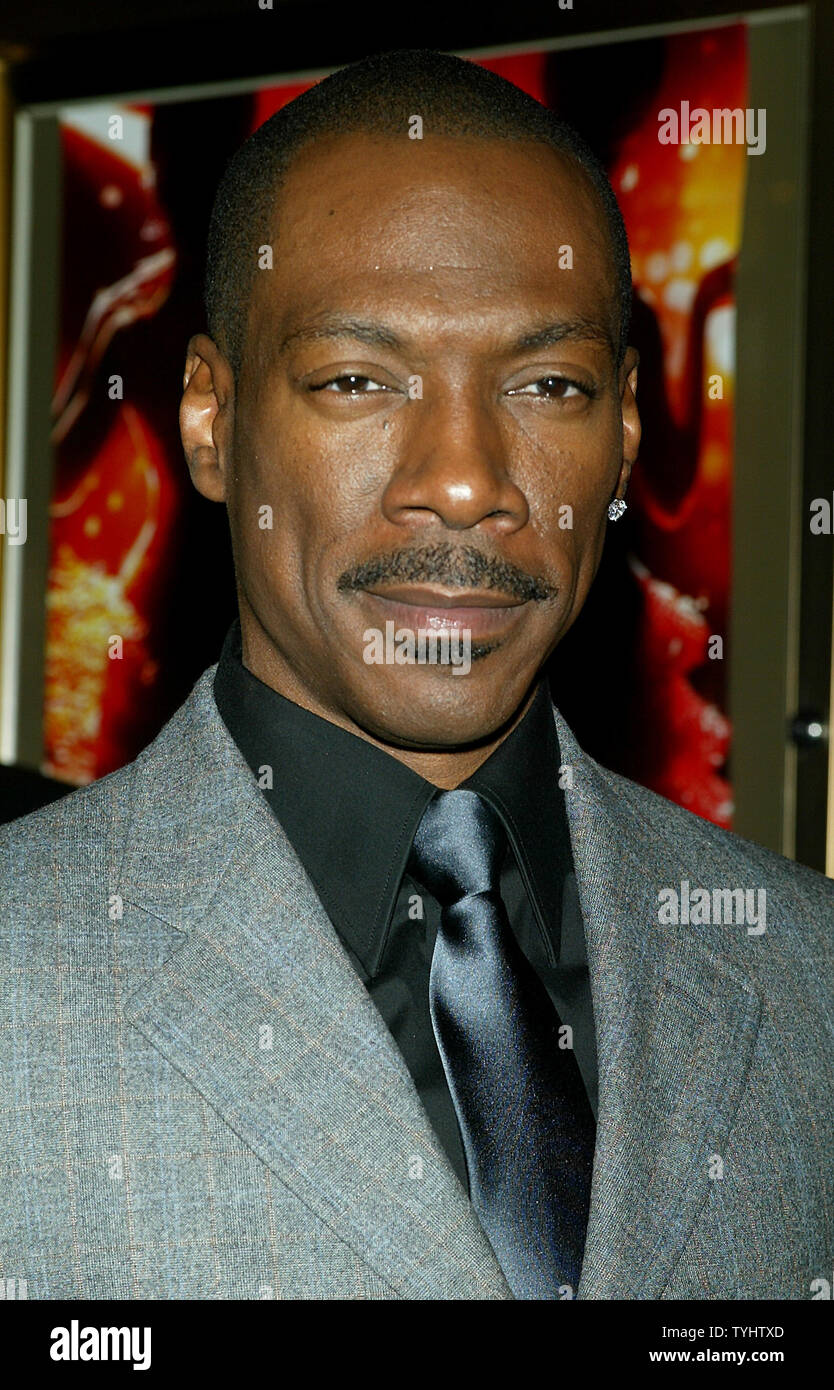 Eddie Murphy arrives for the premiere of hi new movie "Dreamgirls" at ...