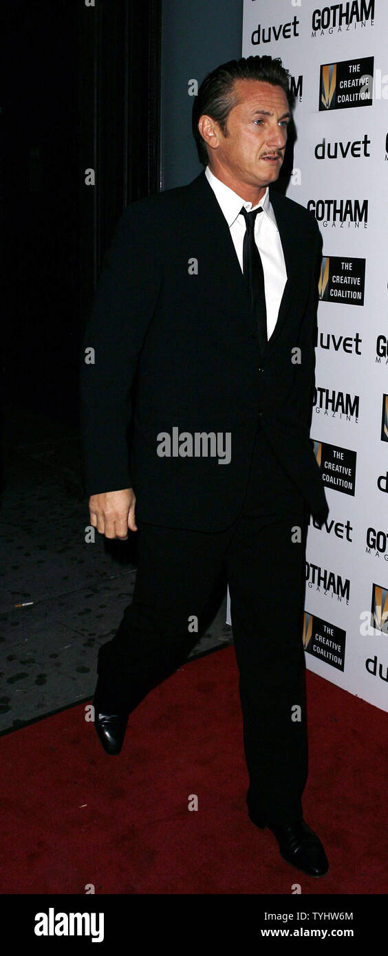 Sean Penn arrives on the red carpet at the Creative Coalition Spotlight ...